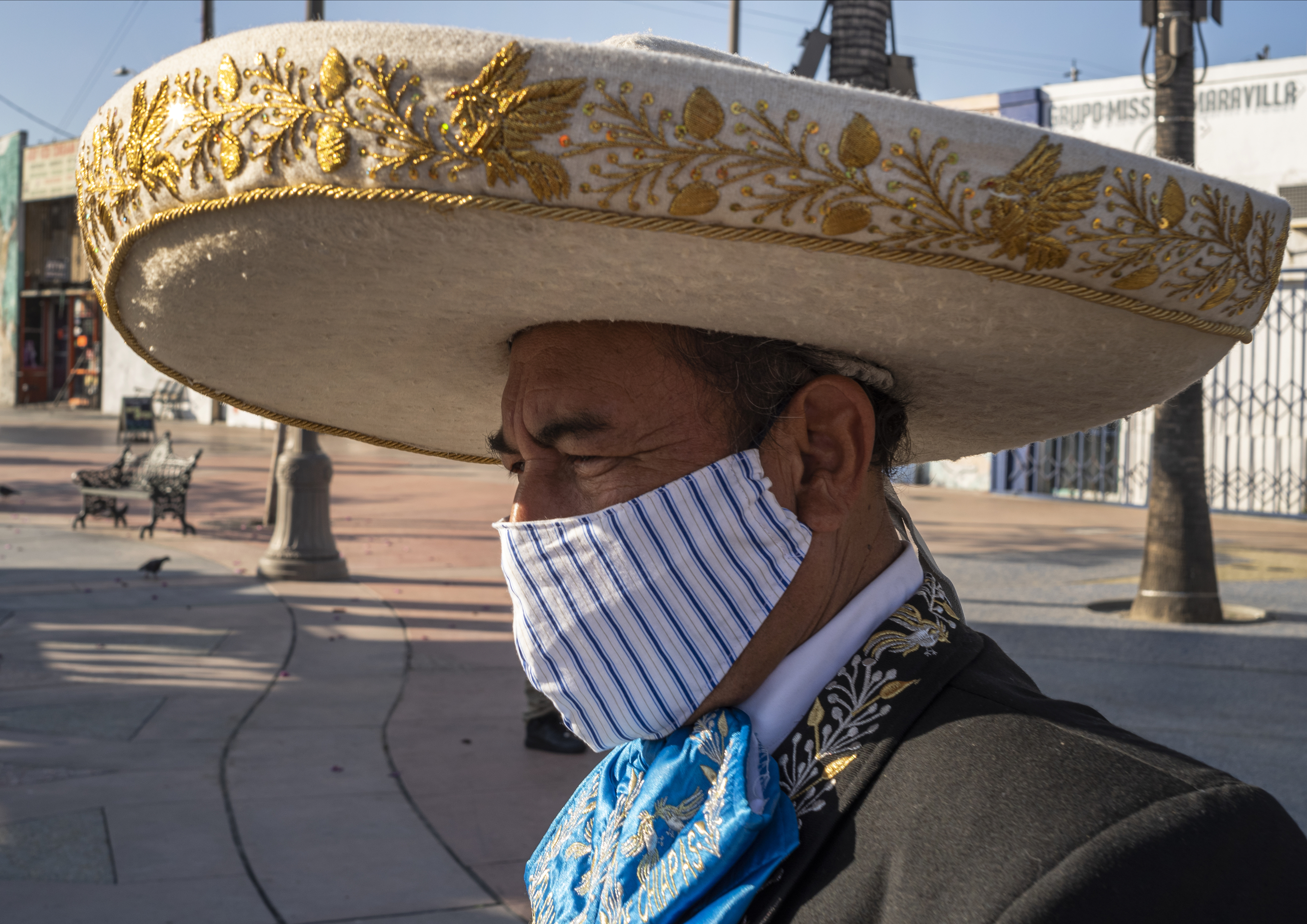 CDC Recommends Americans Cover Faces With Basic Masks, Cloth Coverings ...