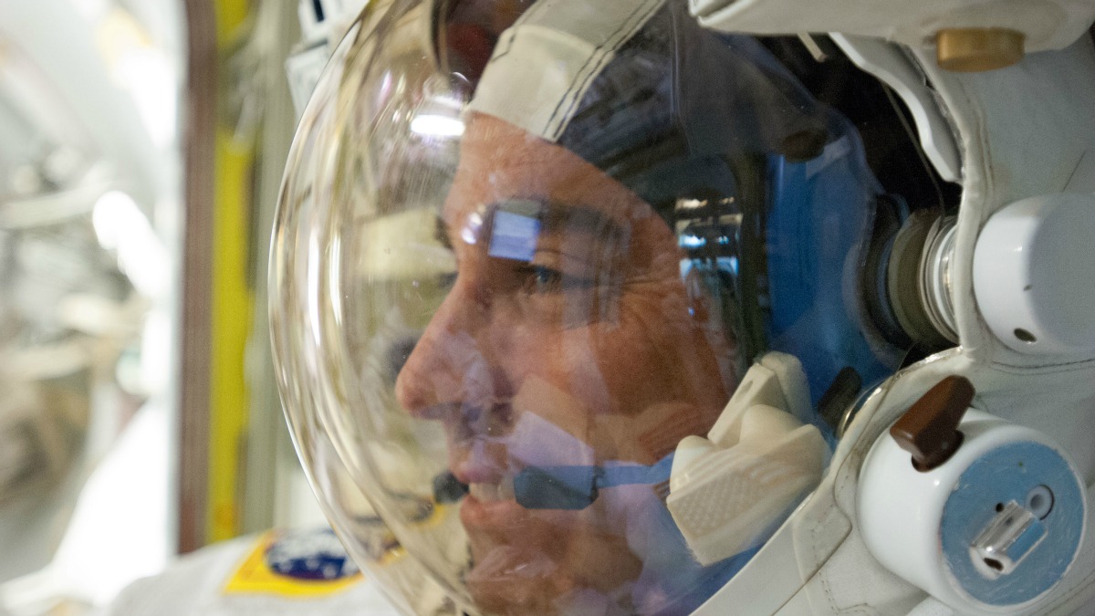 Astronaut Says Losing Mirror on Spacewalk was ‘Real Bummer’ – NBC 5 ...