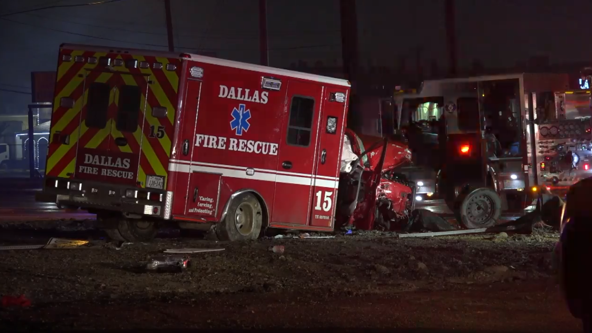 Pickup Truck Runs Red Light, Colliding with Dallas Fire Ambulance – NBC ...