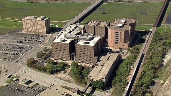 Lawsuit Against Dallas Sheriff Alleges Jail Conditions Spread COVID-19 ...