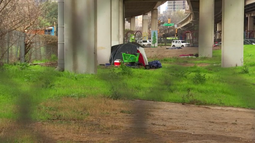 Dallas Clears Homeless Encampment Near 75/Royal…Again – NBC 5 Dallas ...