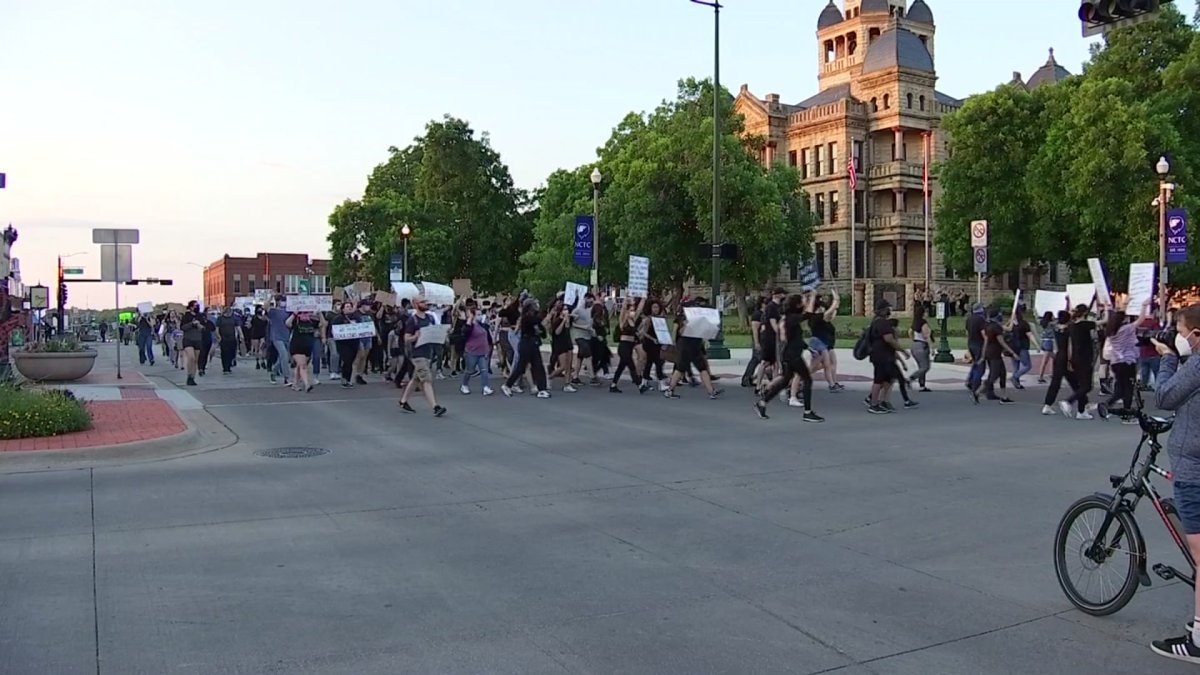 Protesters March on Denton Square – NBC 5 Dallas-Fort Worth