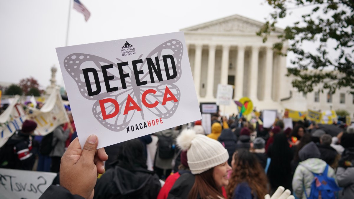 No Immediate Ruling After Hearing on Fate of DACA Program – NBC 5 ...