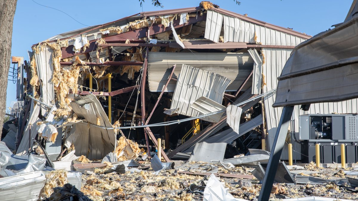 450 Structures Damaged by Houston Blast – NBC 5 Dallas-Fort Worth