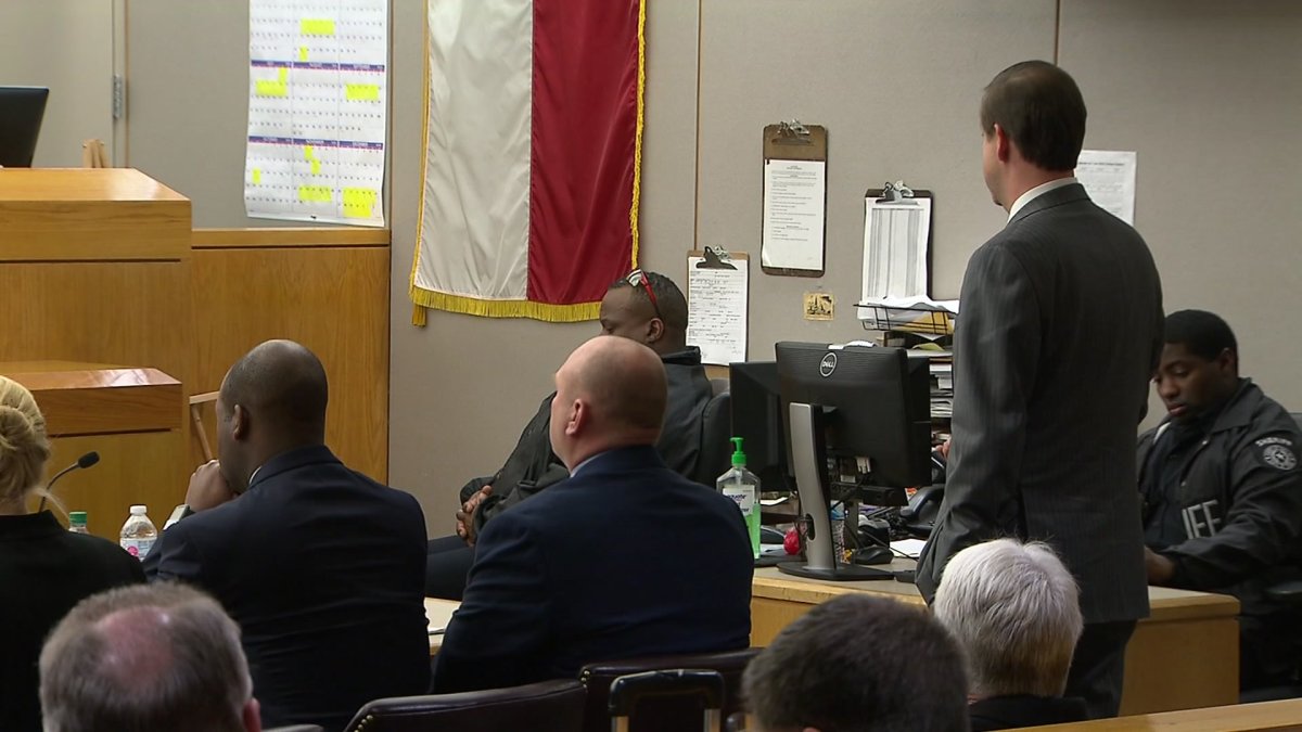Former Dallas Officer Expected to Take Stand in Use of Deadly Force ...