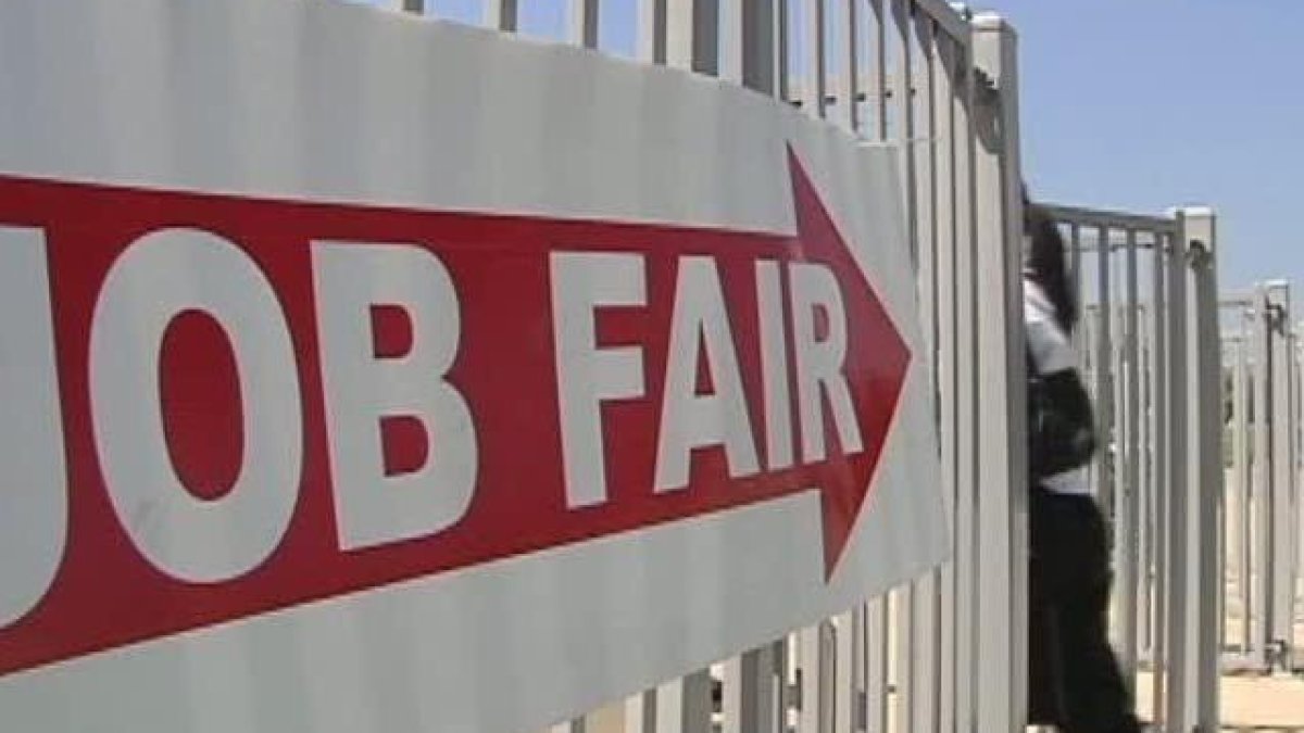 RecruitMilitary Hosts Job Fair for DFW Veterans, Military Spouses – NBC ...