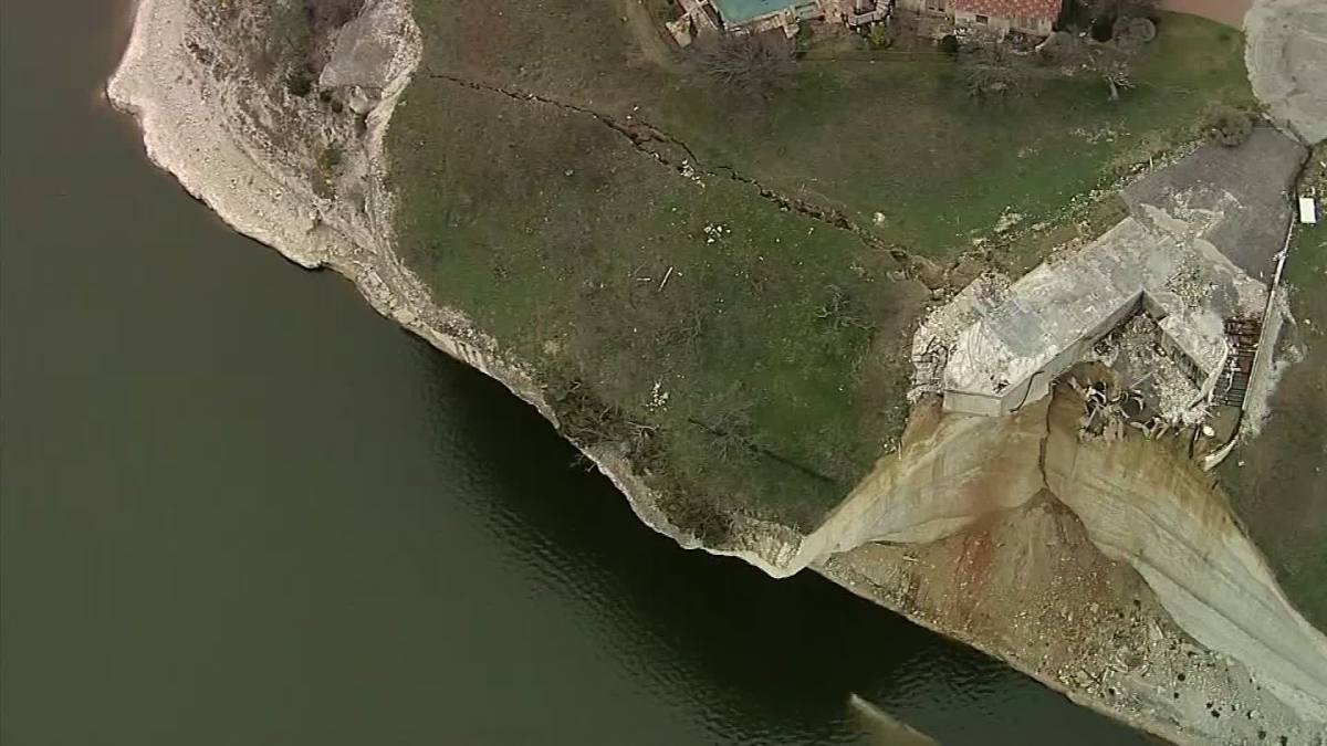 Widening Crack Near Texas Cliff Prompts More Worries – NBC 5 Dallas ...