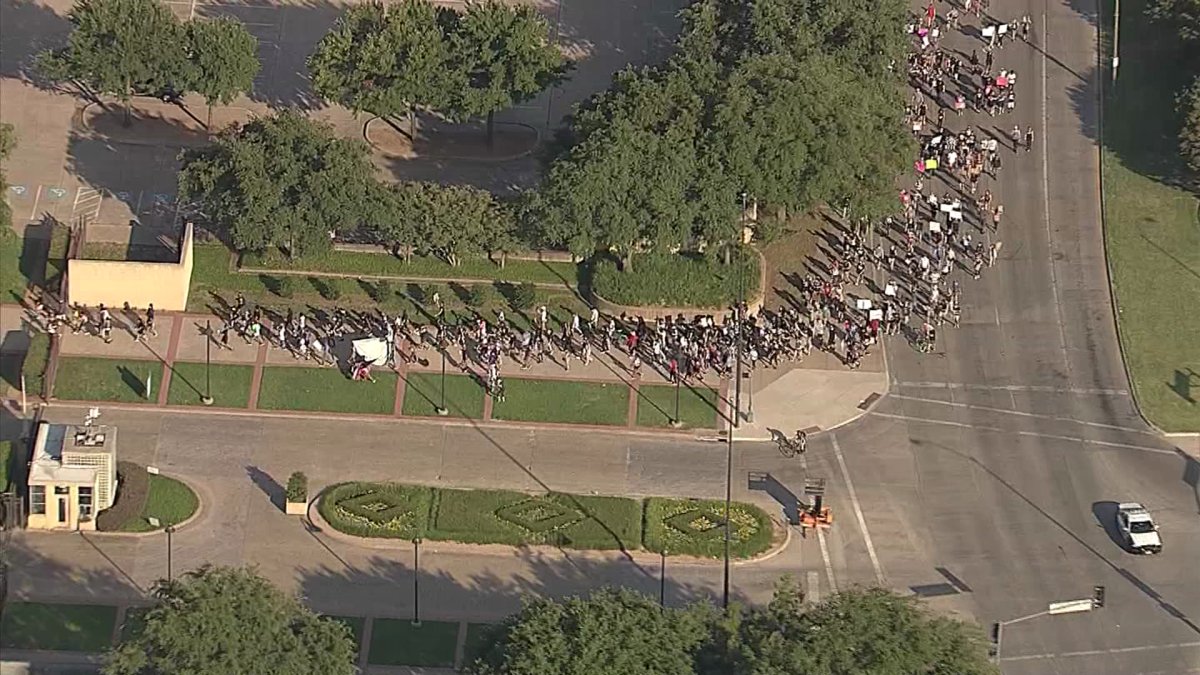 Dallas City Council Members Join Protesters in March for Unity – NBC 5 ...