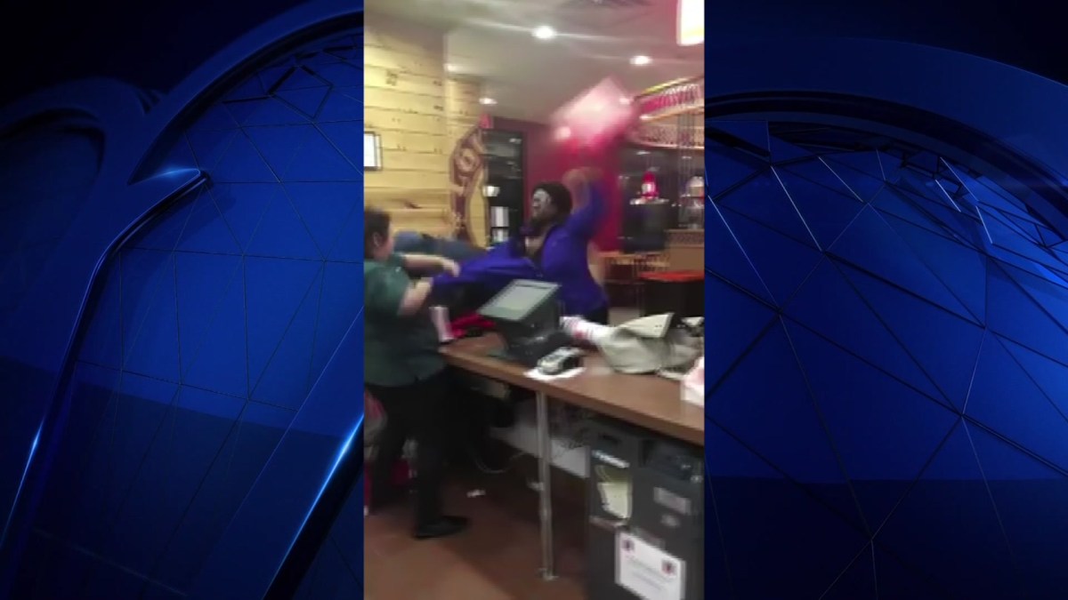 Woman Hits Employee With Tray At Fort Worth Popeyes Nbc 5 Dallas Fort