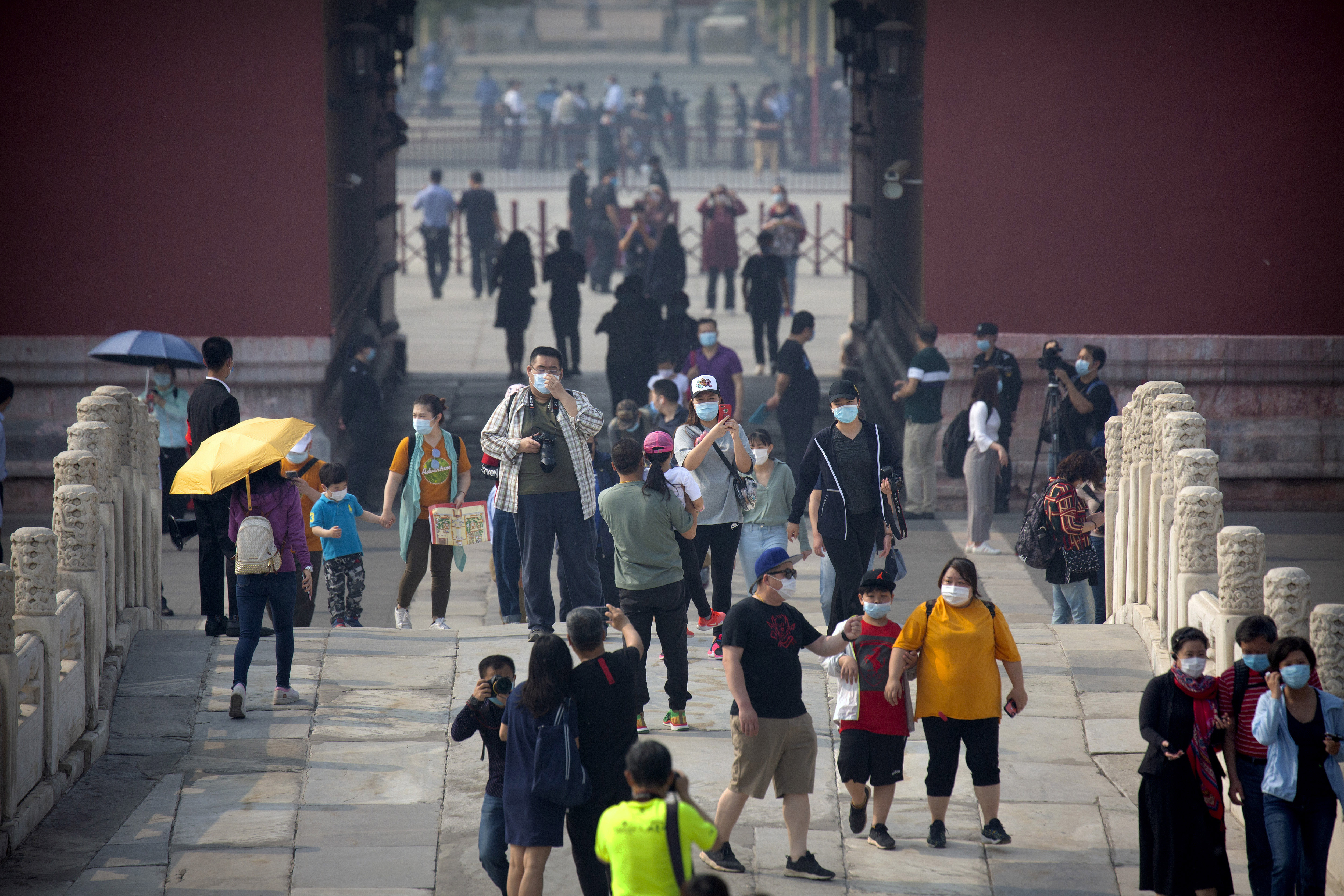 Global Virus Updates: Worries Haunt Workers Demanding Rights on May Day ...