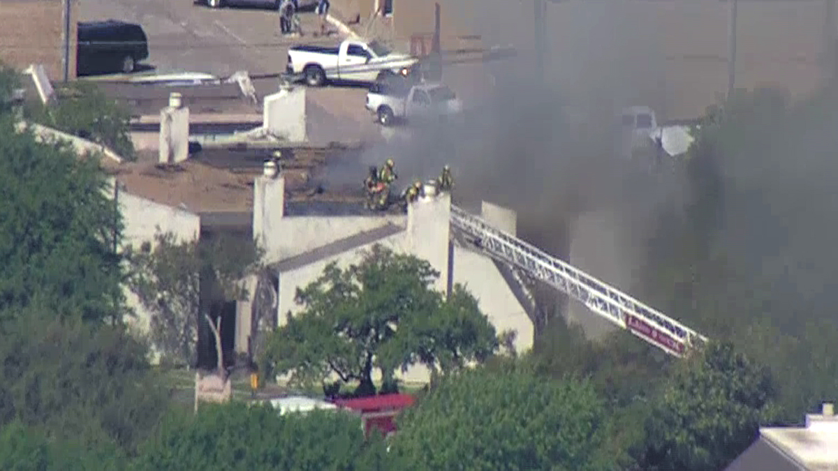 Dallas Firefighters Battle 4-Alarm Blaze – NBC 5 Dallas-Fort Worth