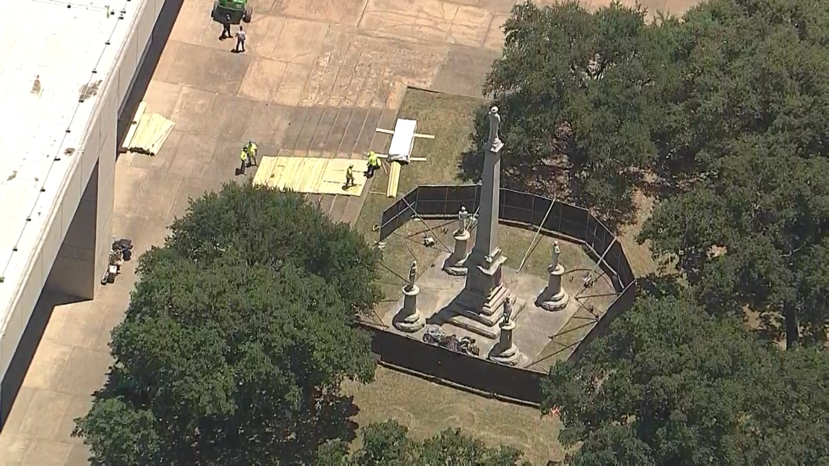 WATCH: Crews Prepare to Remove Confederate War Memorial in Downtown ...