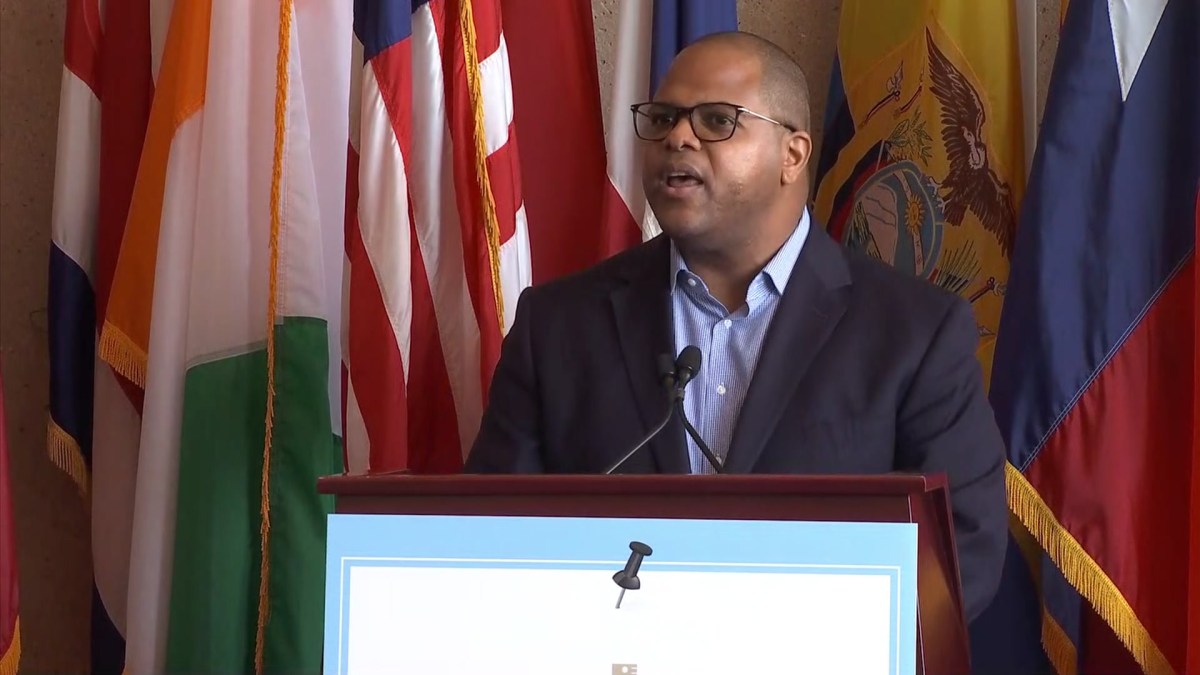 Dallas Mayor Shares Task Force’s Safe Communities Report – NBC 5 Dallas ...