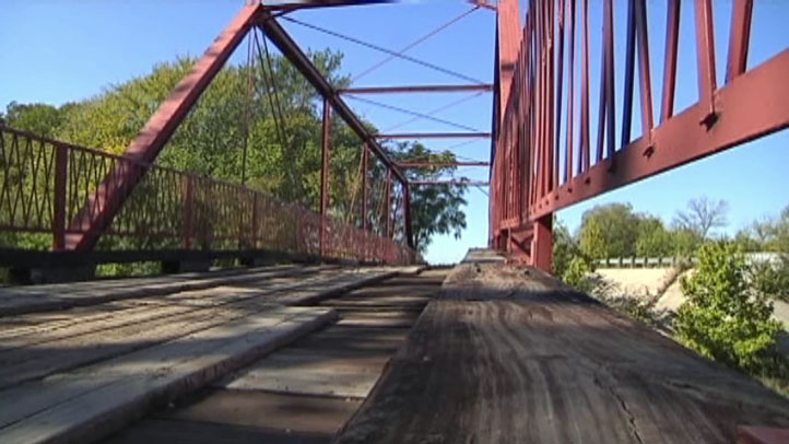 Haunted Bridge in Denton Attracts Halloween Visitors – NBC 5 Dallas ...