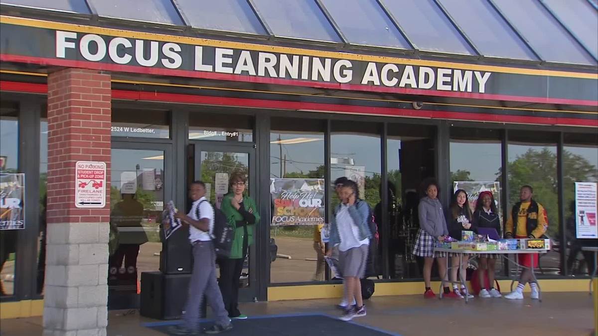 Hundreds of Students Rally to Keep Oak Cliff Charter School Open – NBC ...