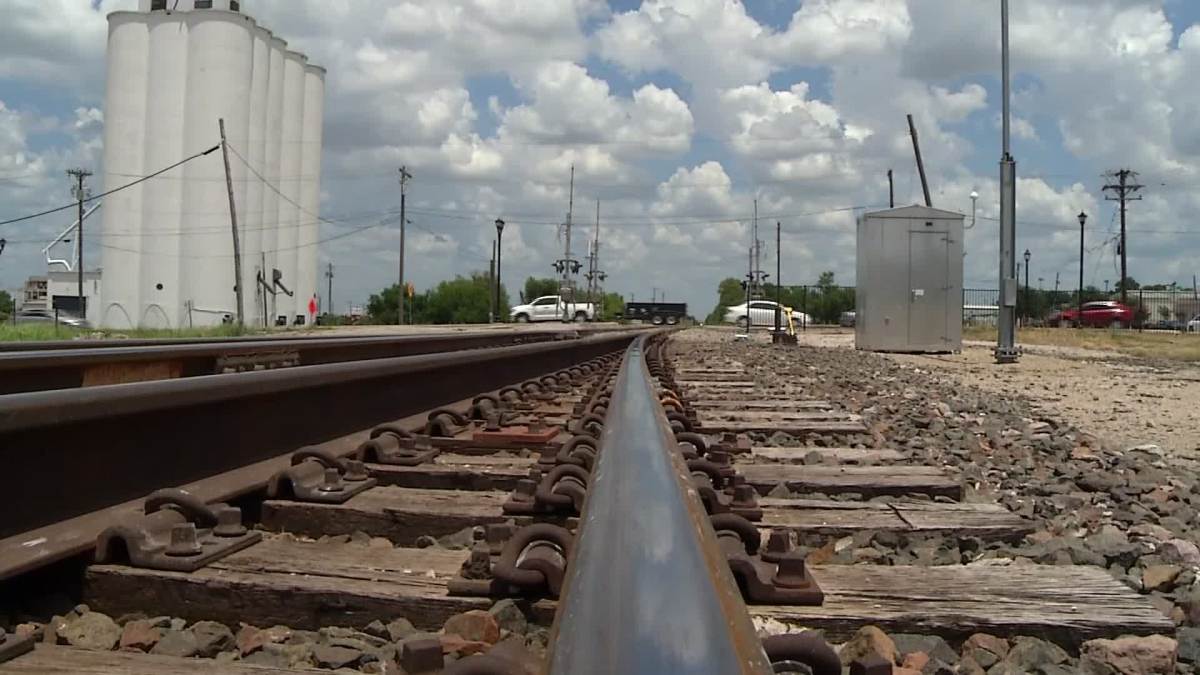 Frisco Railroad Crossing in ‘Disrepair’: Driver – NBC 5 Dallas-Fort Worth
