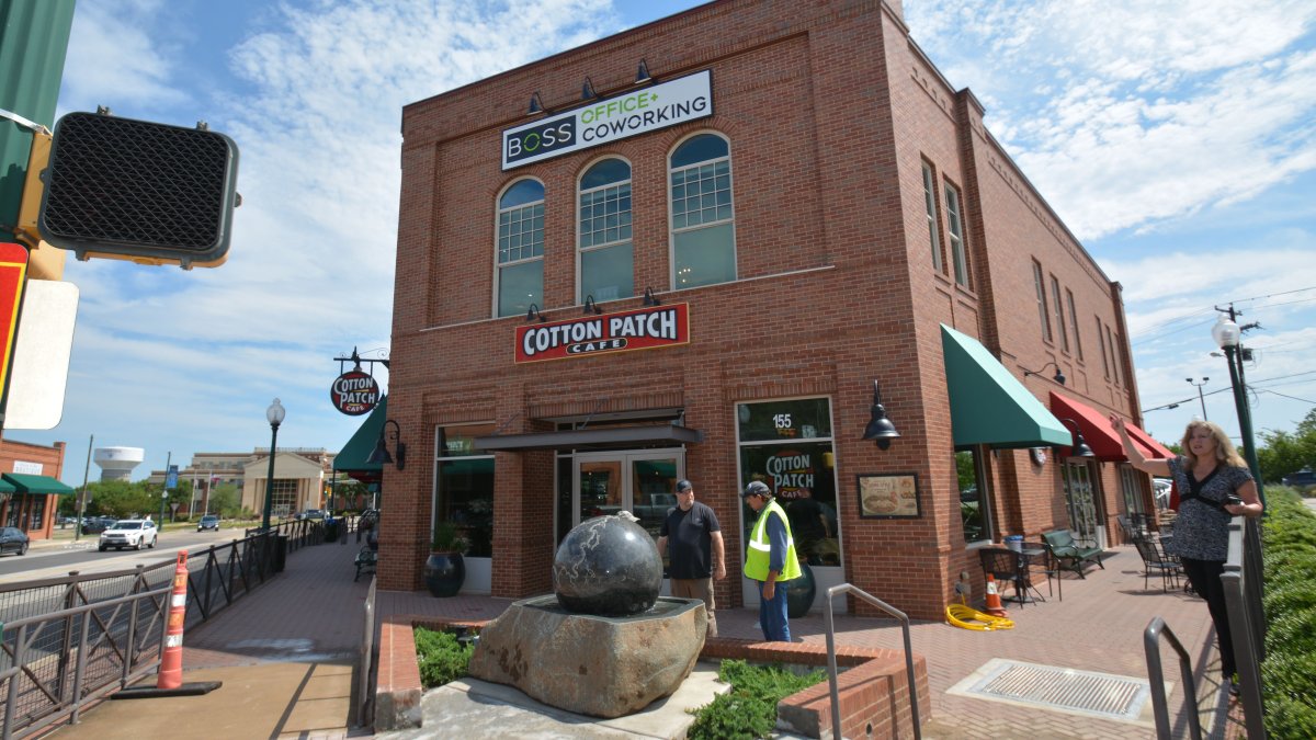 ‘Floating’ Granite Fountain Installed on Grapevine Main Street – NBC 5 ...