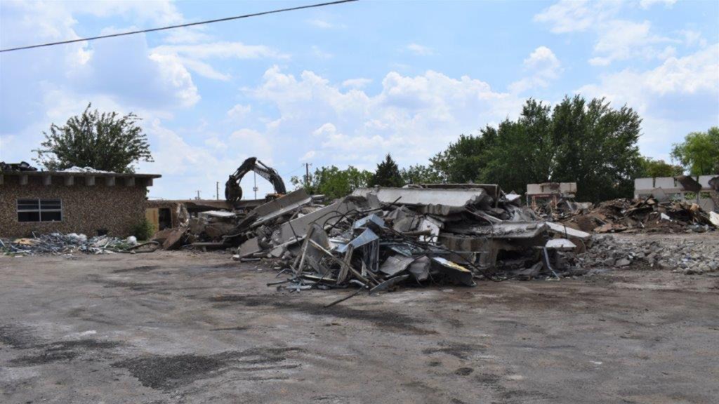 Dallas’ Han Gil Hotel Town, ‘Safe Haven for Drug Distributors,’ Razed ...