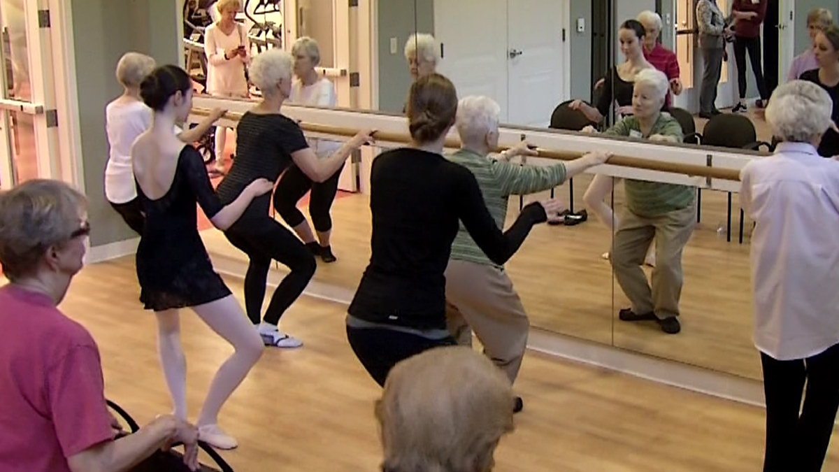 Teenage Ballerina Teaches Senior Citizens Ballet – NBC 5 Dallas-Fort Worth