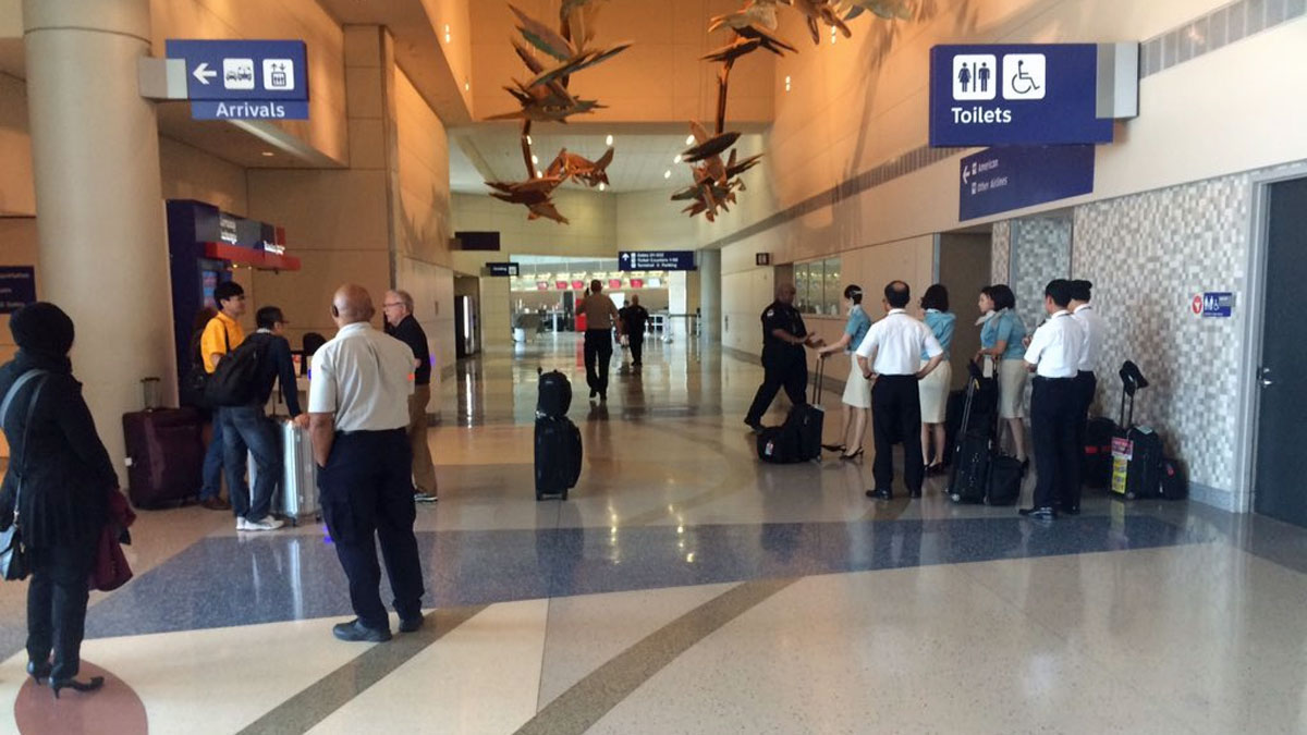 D/FW Terminal D Checkpoint Reopened After Unattended Bag Cleared – NBC ...