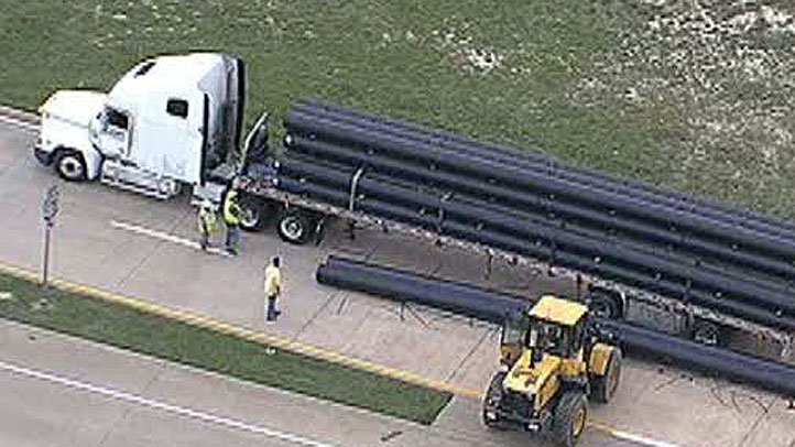 Truck Driver Killed After Being Crushed by Pipes – NBC 5 Dallas-Fort Worth