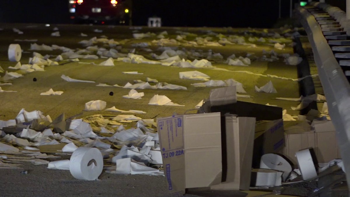 18-Wheeler Crashes, Scatters Toilet Paper Across I-20 in Hutchins – NBC ...