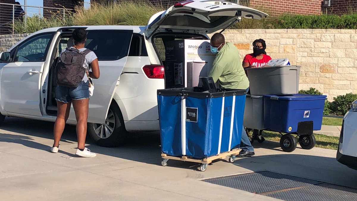 UNT Dallas Students Move Onto Campus Before Start of Almost Completely ...