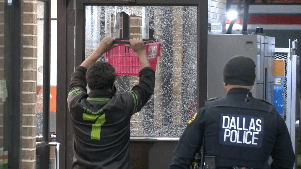 Shots Fired in Attempted Robbery at Dallas Convenience Store: Police ...