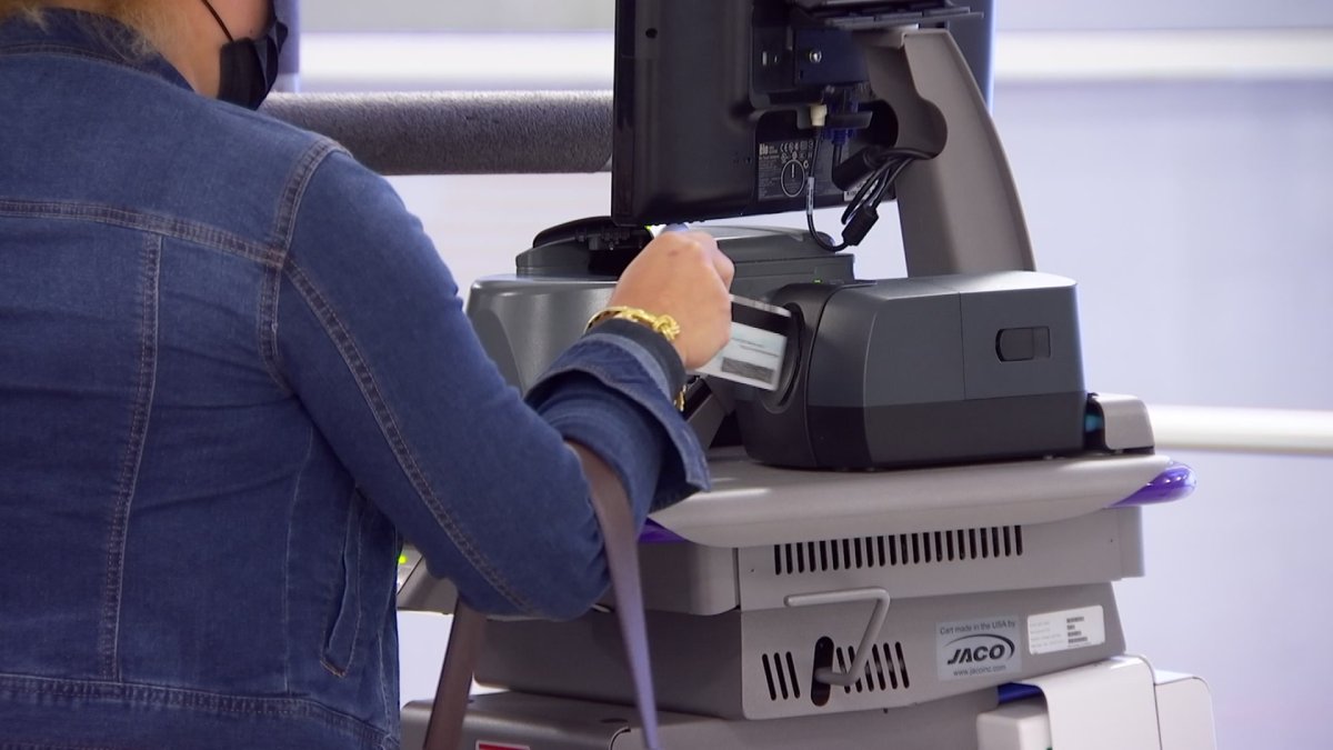 New Gadget Aims to Make Airport Checkpoints Simpler and Safer, TSA Says ...