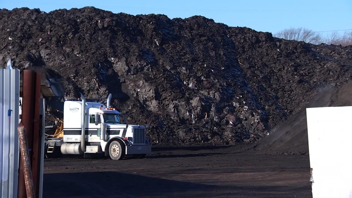 ‘Shingle Mountain’ Removal Begins, ‘New Era’ for Southern Dallas ...