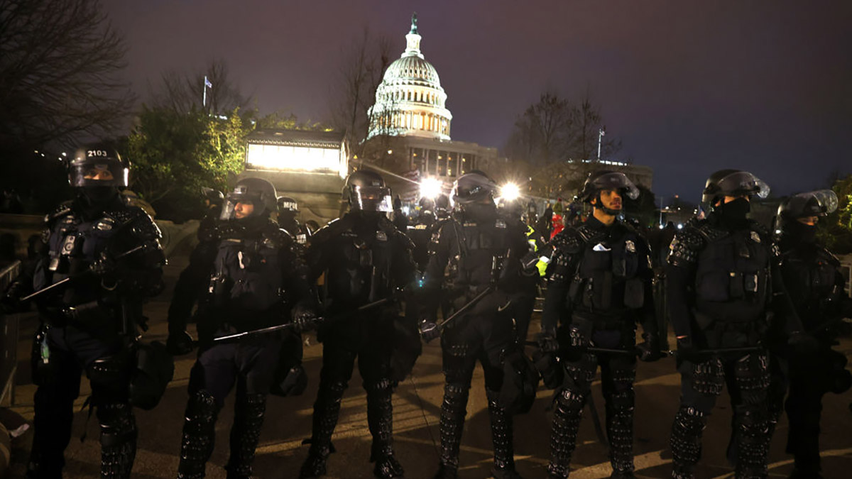 Retired Head of Dallas FBI Field Office Weighs in on Capitol Breach ...