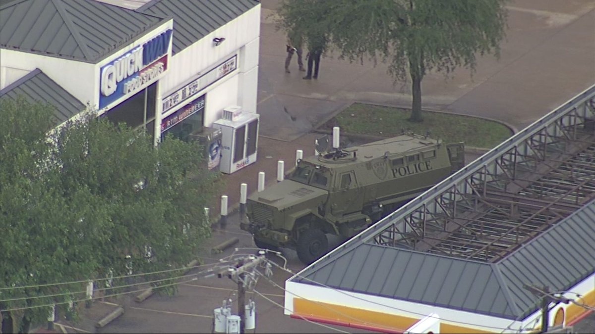 Suspect in 7-Hour Bedford Standoff Finally Surrenders: Police – NBC 5 ...