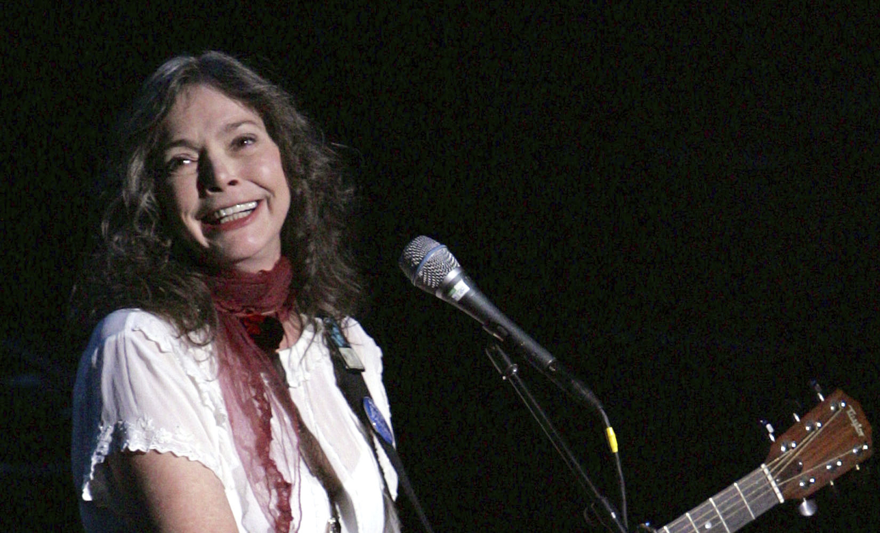 Grammy-Winning Folk Singer-Songwriter Nanci Griffith Dies – NBC 5 ...