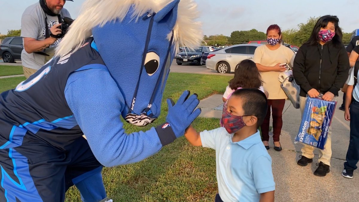 Mavericks ‘Adopt’ Elementary School in Southern Dallas – NBC 5 Dallas ...