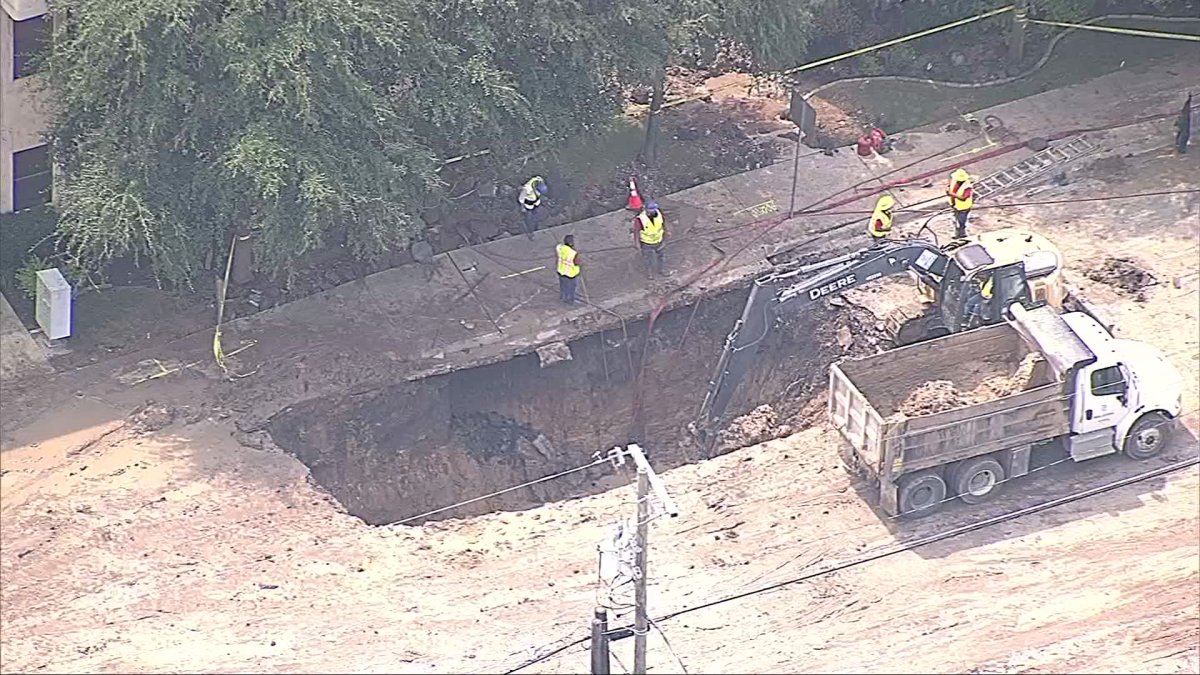 Broken Water Main Causes Major Flooding on Dallas Street – NBC 5 Dallas ...