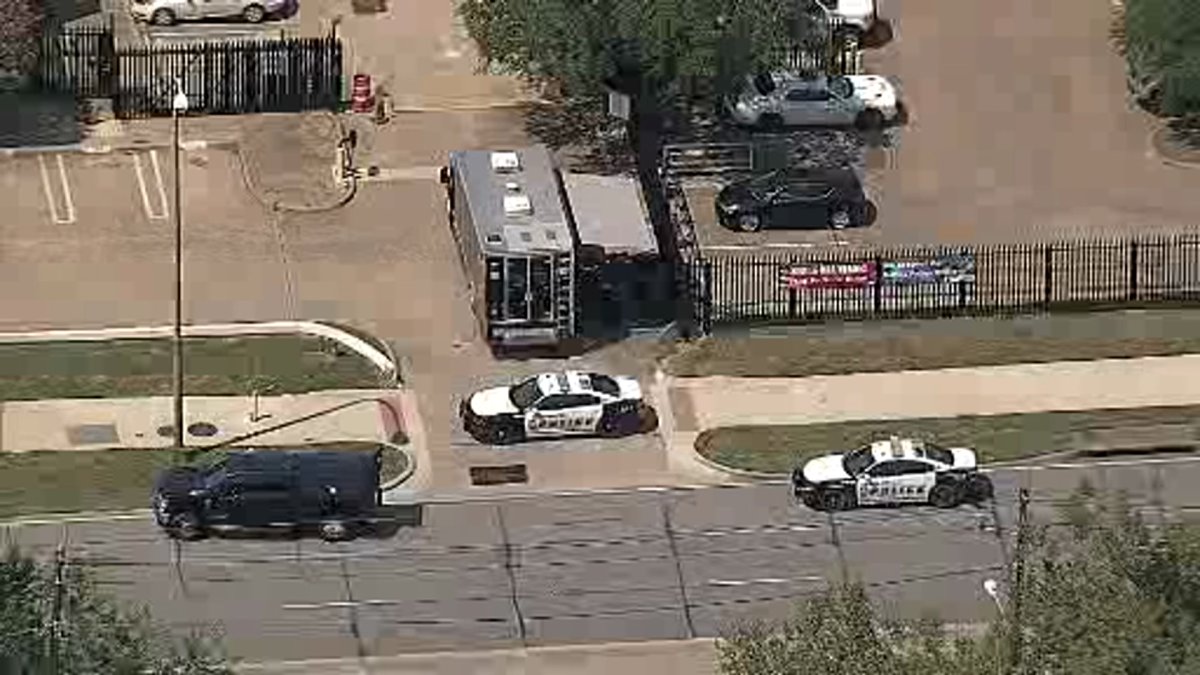 Dallas Police Substation Evacuated After ‘Suspicious Package’ Found ...