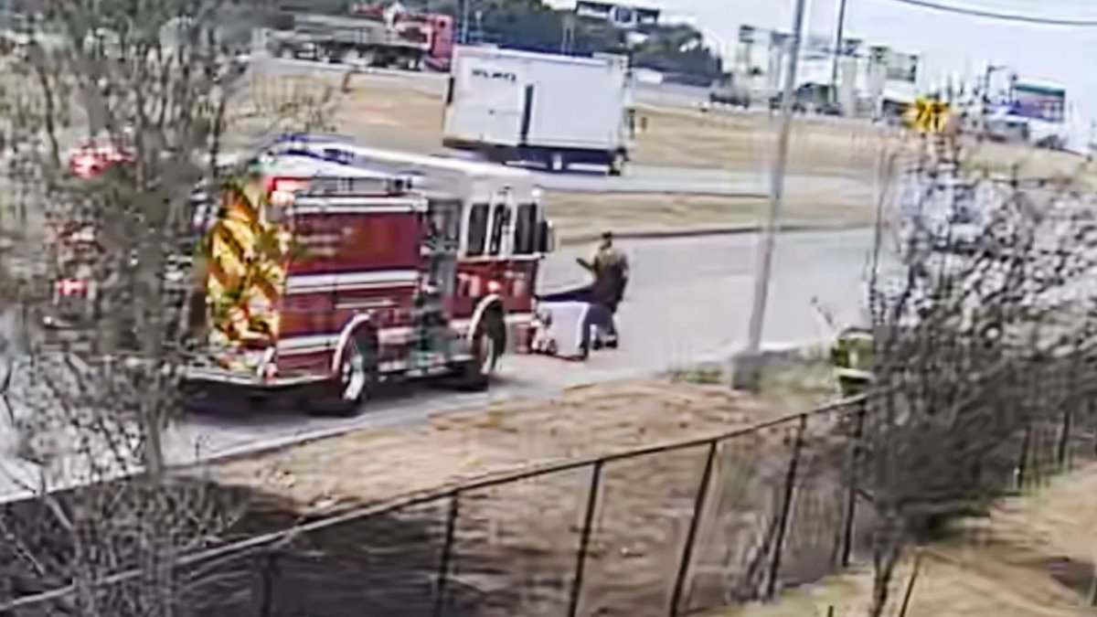 Video Shows Dallas Paramedic Kicking Homeless Man Multiple Times Before ...