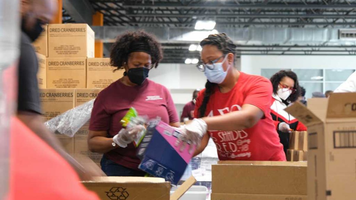 North Texas Food Bank, Dallas-Area Churches Prepare to Feed Thousands ...