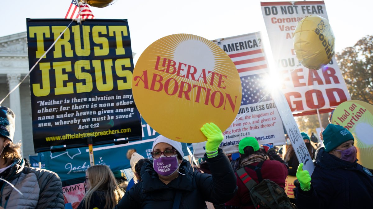 Supreme Court Won’t Stop Texas Abortion Ban, But OKs Clinics’ Suit ...
