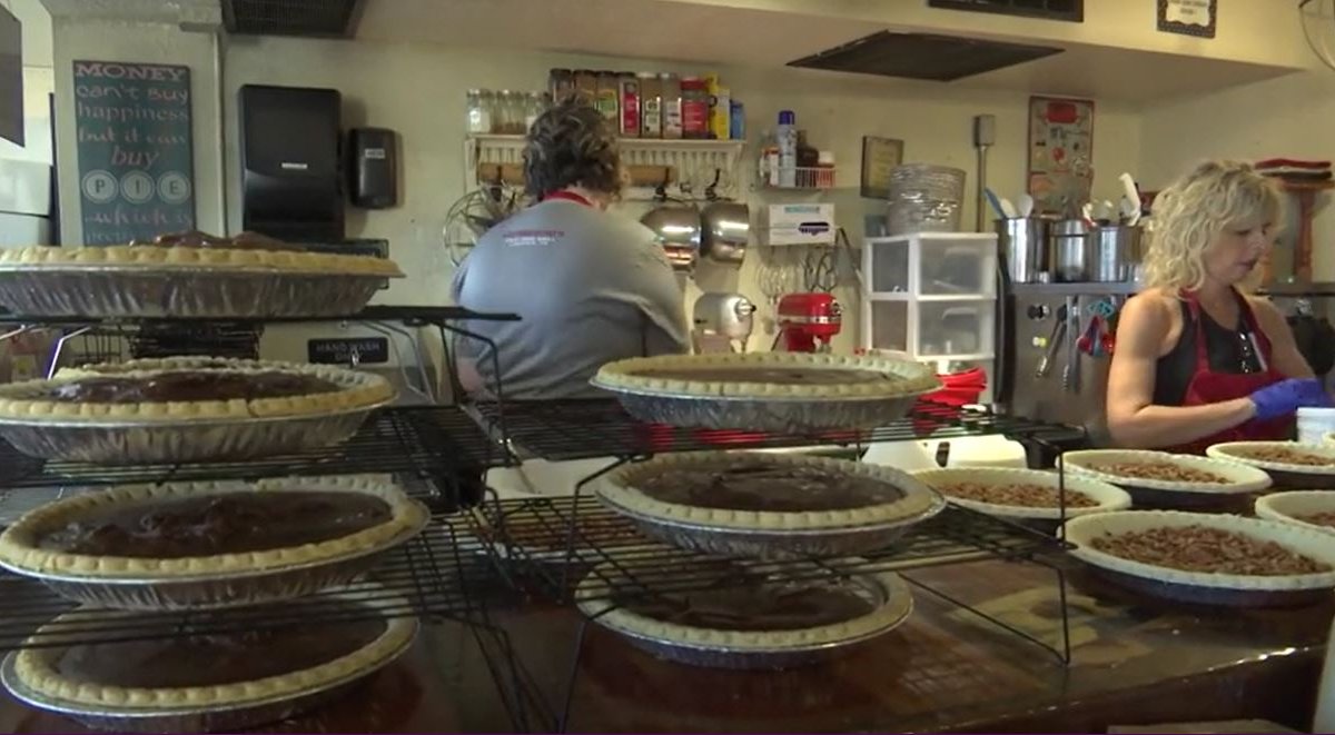 Texas Bakers Named ‘Pie Experts’ in Southern Living Magazine – NBC 5 ...