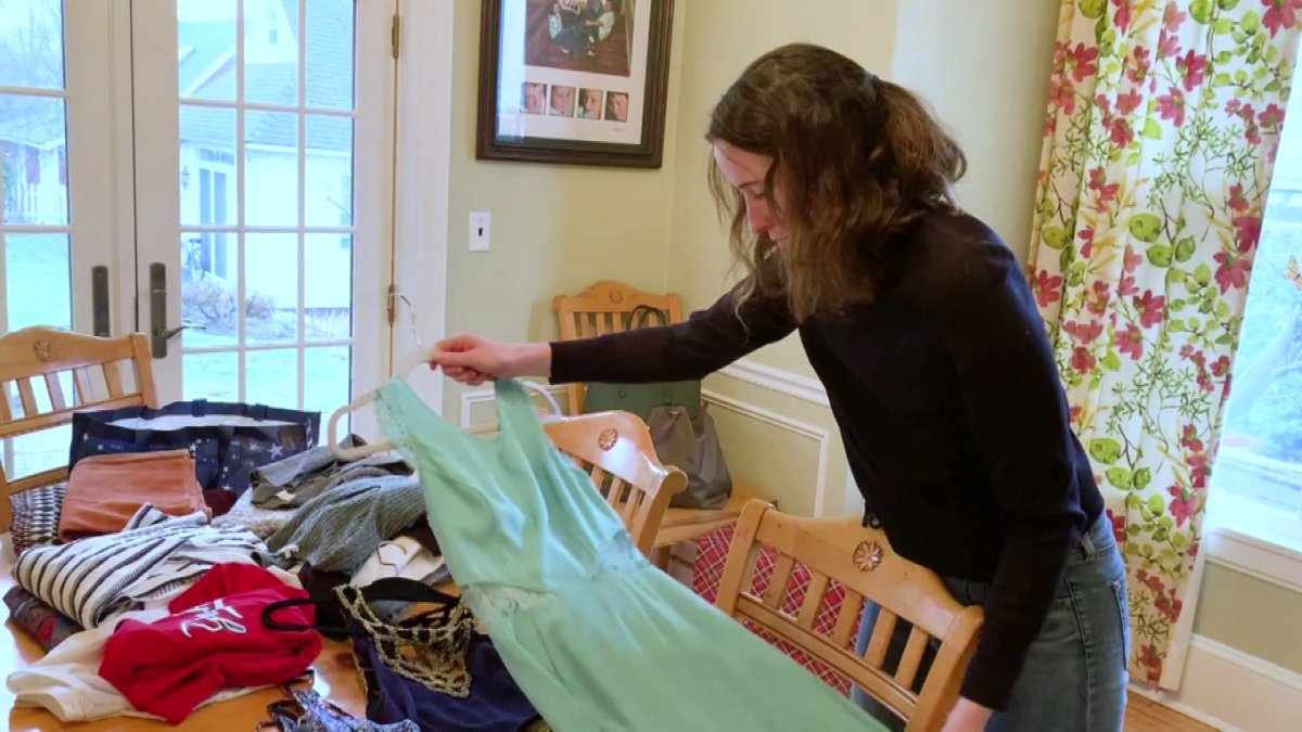 Should You Sell, Donate or Recycle Old Clothes? – NBC 5 Dallas-Fort Worth