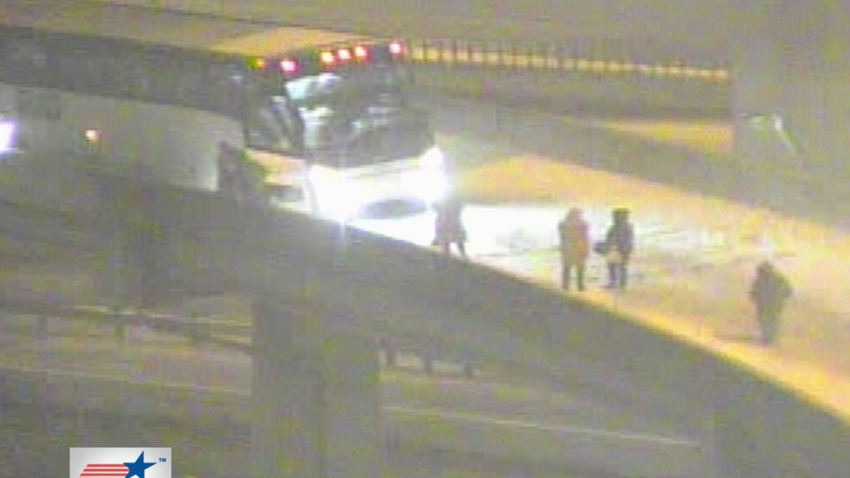 Charter Bus Blocks Woodall Rodgers Ramp in Dallas – NBC 5 Dallas-Fort Worth