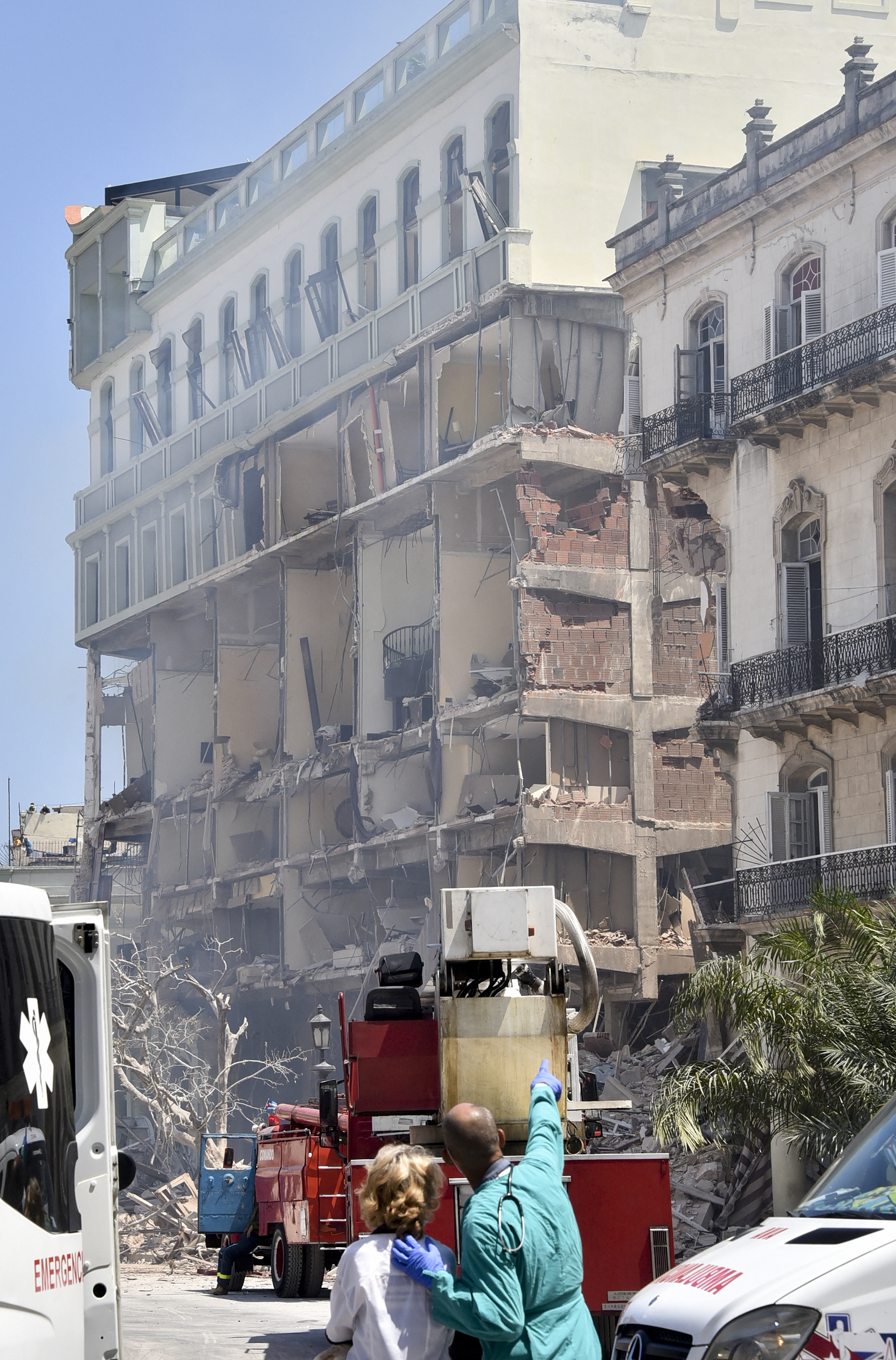 See Photos of Hotel Saratoga Destruction in Havana, Cuba – NBC 5 Dallas ...