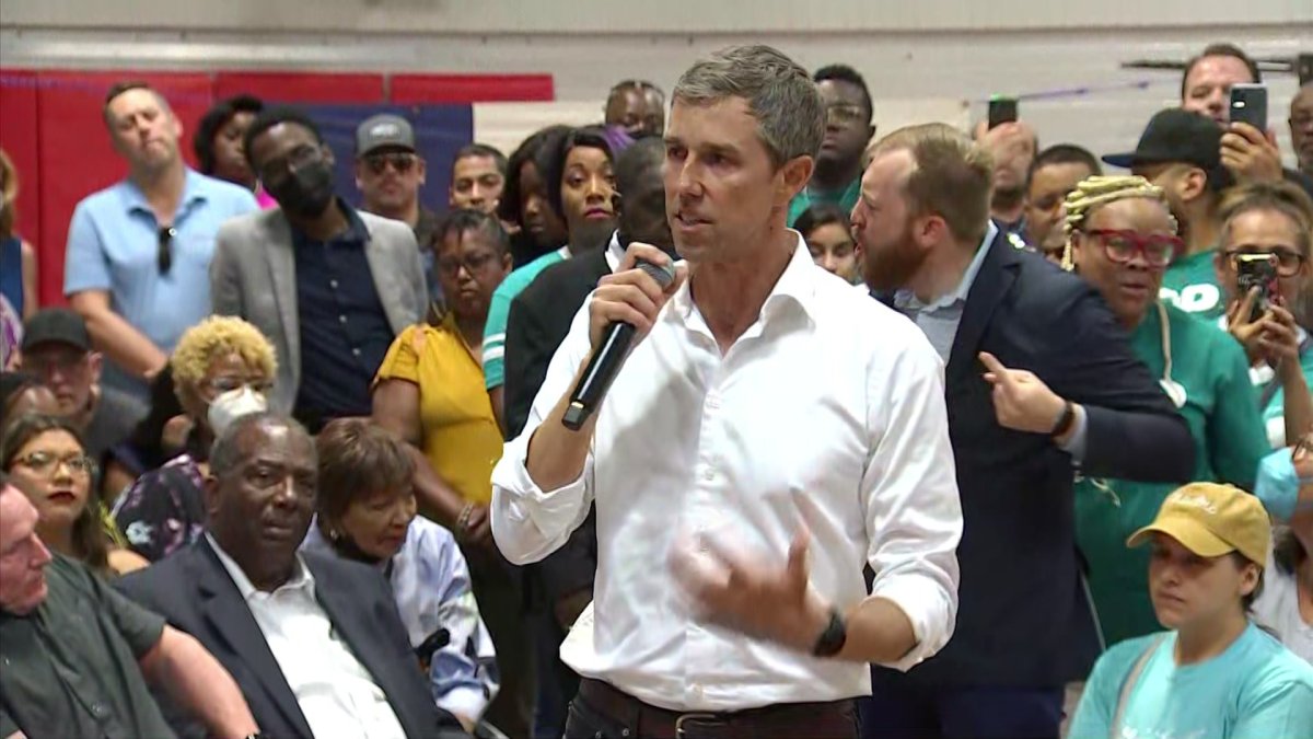 Beto O’Rourke Hosts Dallas Town Hall in Wake of Uvalde Shooting – NBC 5 ...