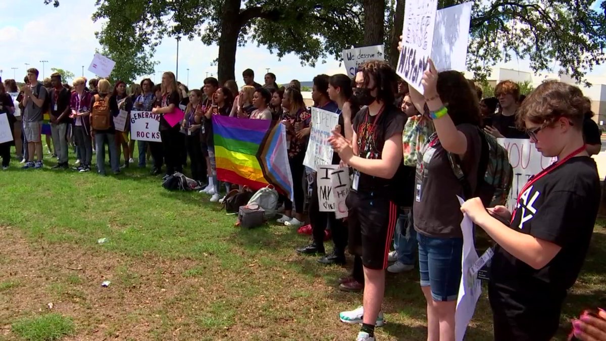 Texas Students Stage Walkout in Protest of ‘Transphobic’ Policies – NBC ...
