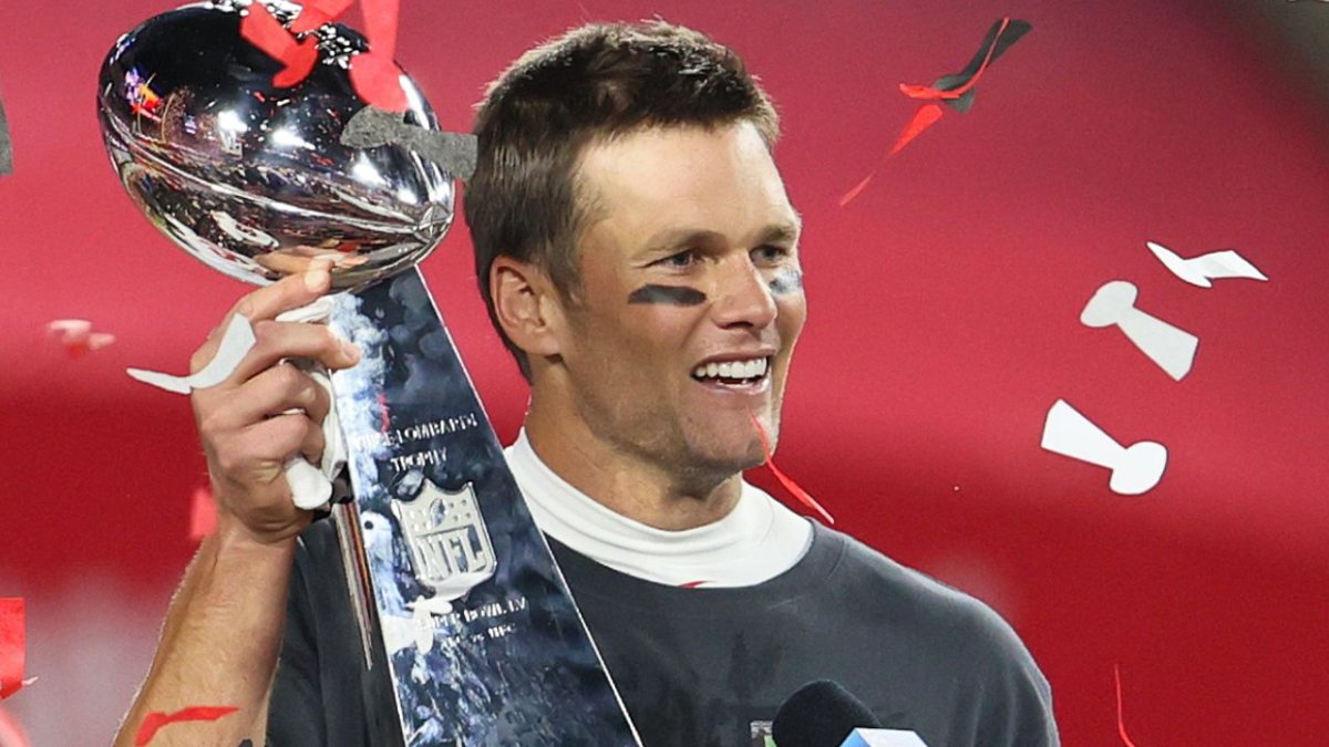 An Autographed Tom Brady Rookie Card Sold for Astounding Price – NBC 5 ...