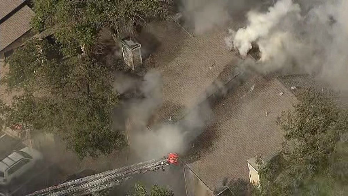 Crews Battle Apartment Fire in Dallas – NBC 5 Dallas-Fort Worth