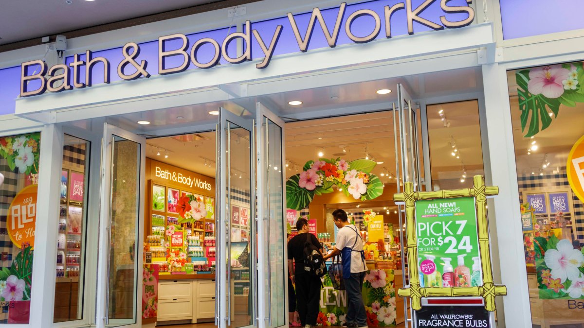 Stocks Making the Biggest Moves Midday: Bath & Body Works, Norwegian ...