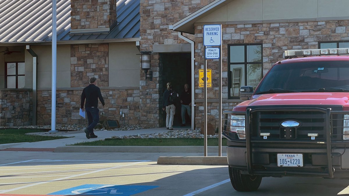 FBI Agents Search Argyle Fire Department – NBC 5 Dallas-Fort Worth