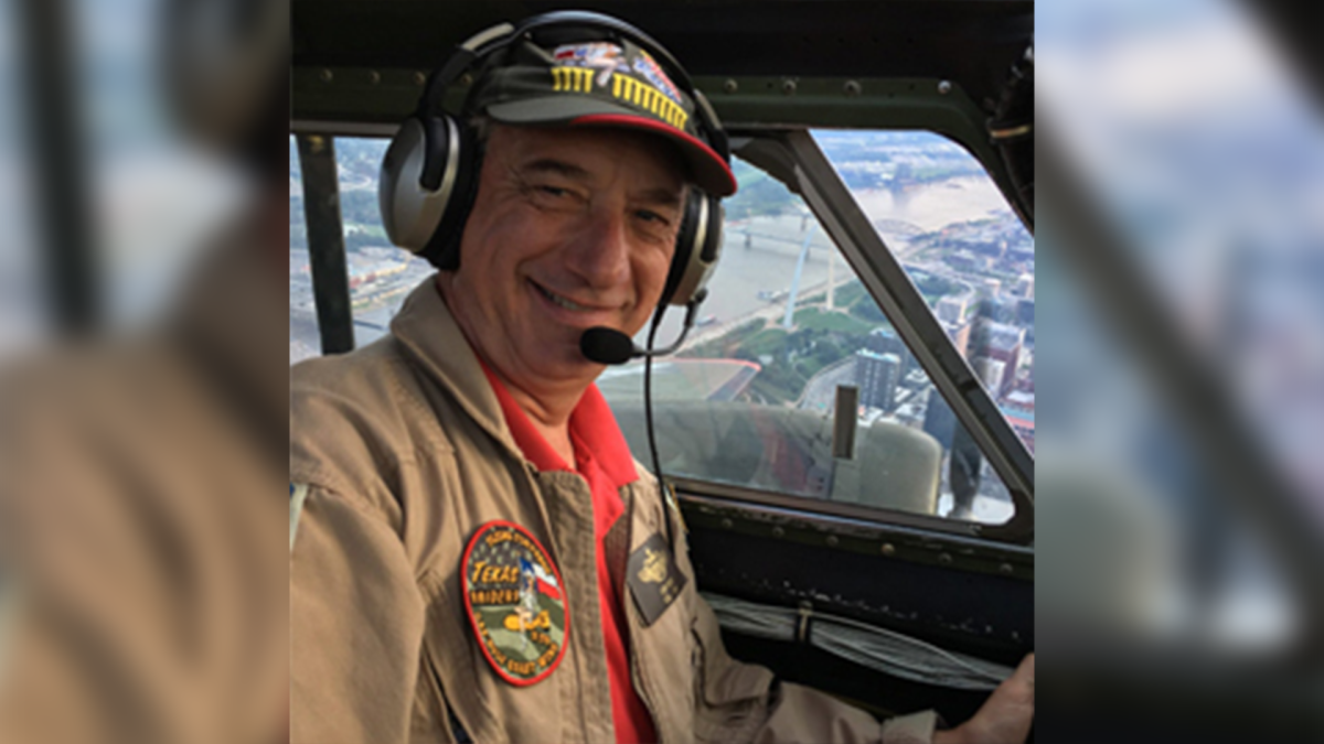 Family of pilot killed in Dallas airshow crash files suit to ensure ...